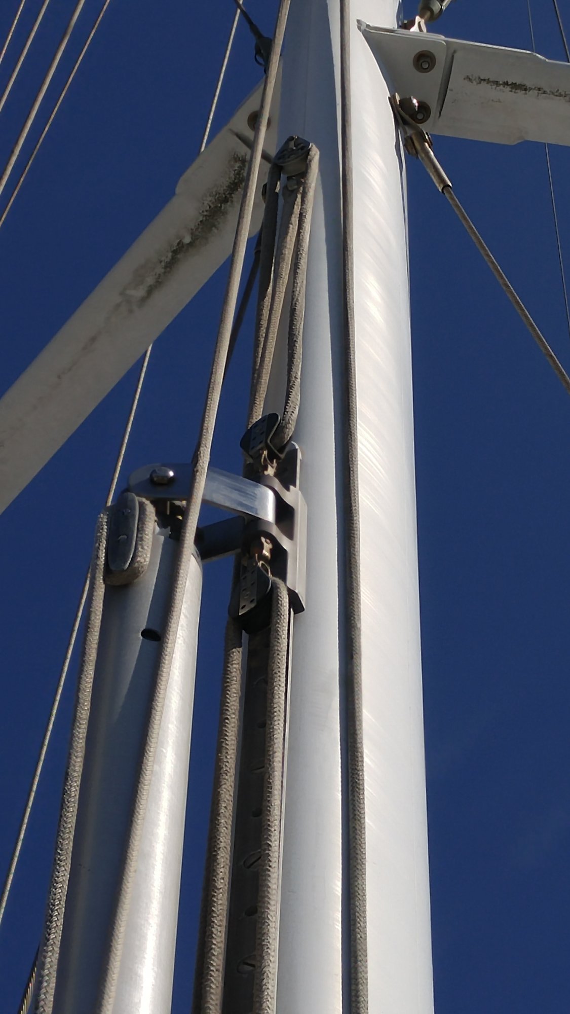Whisker pole and boom preventer | Sailboat Owners Forums