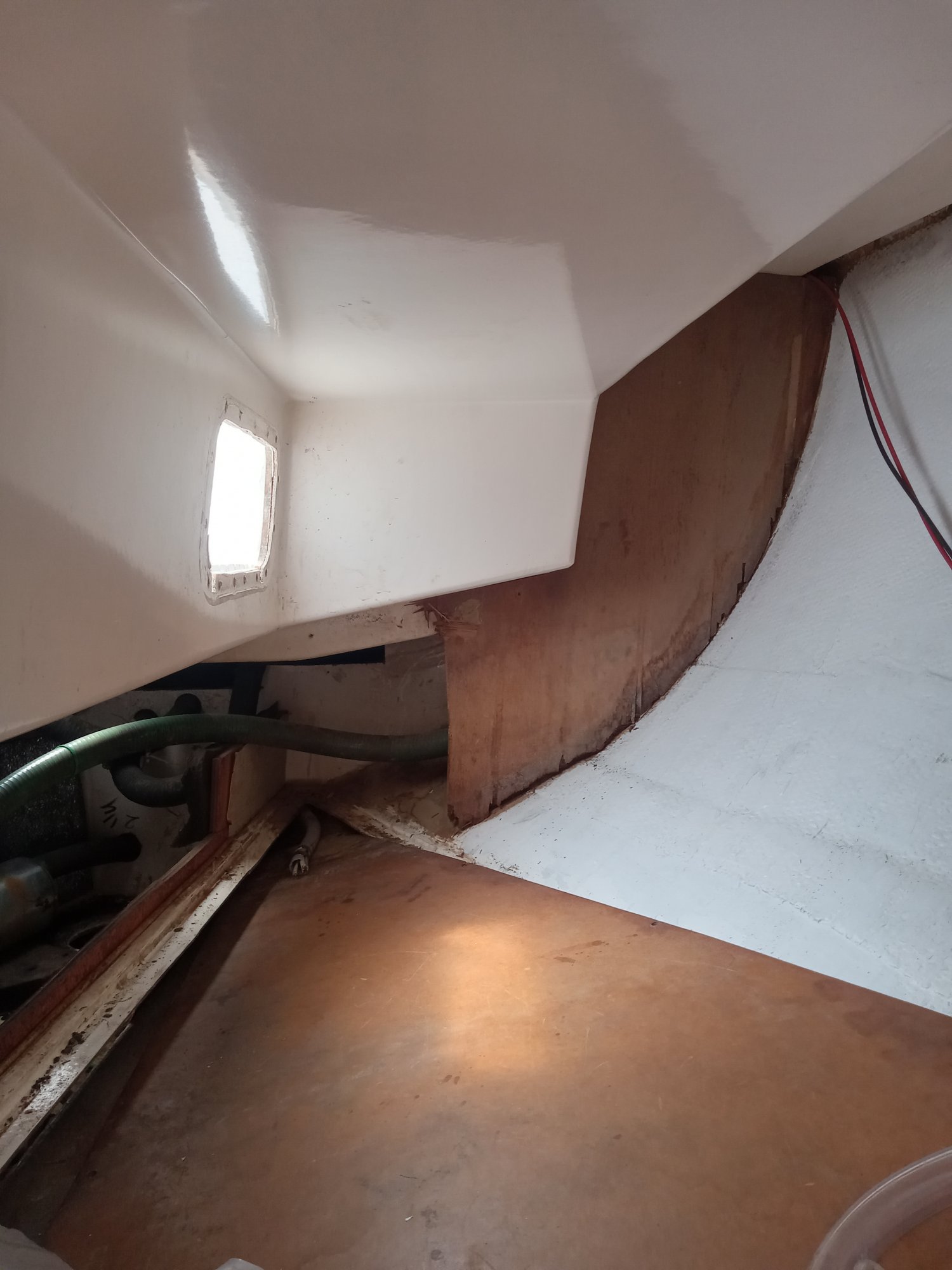 "Doghouse" aft bulkhead 37c | Sailboat Owners Forums