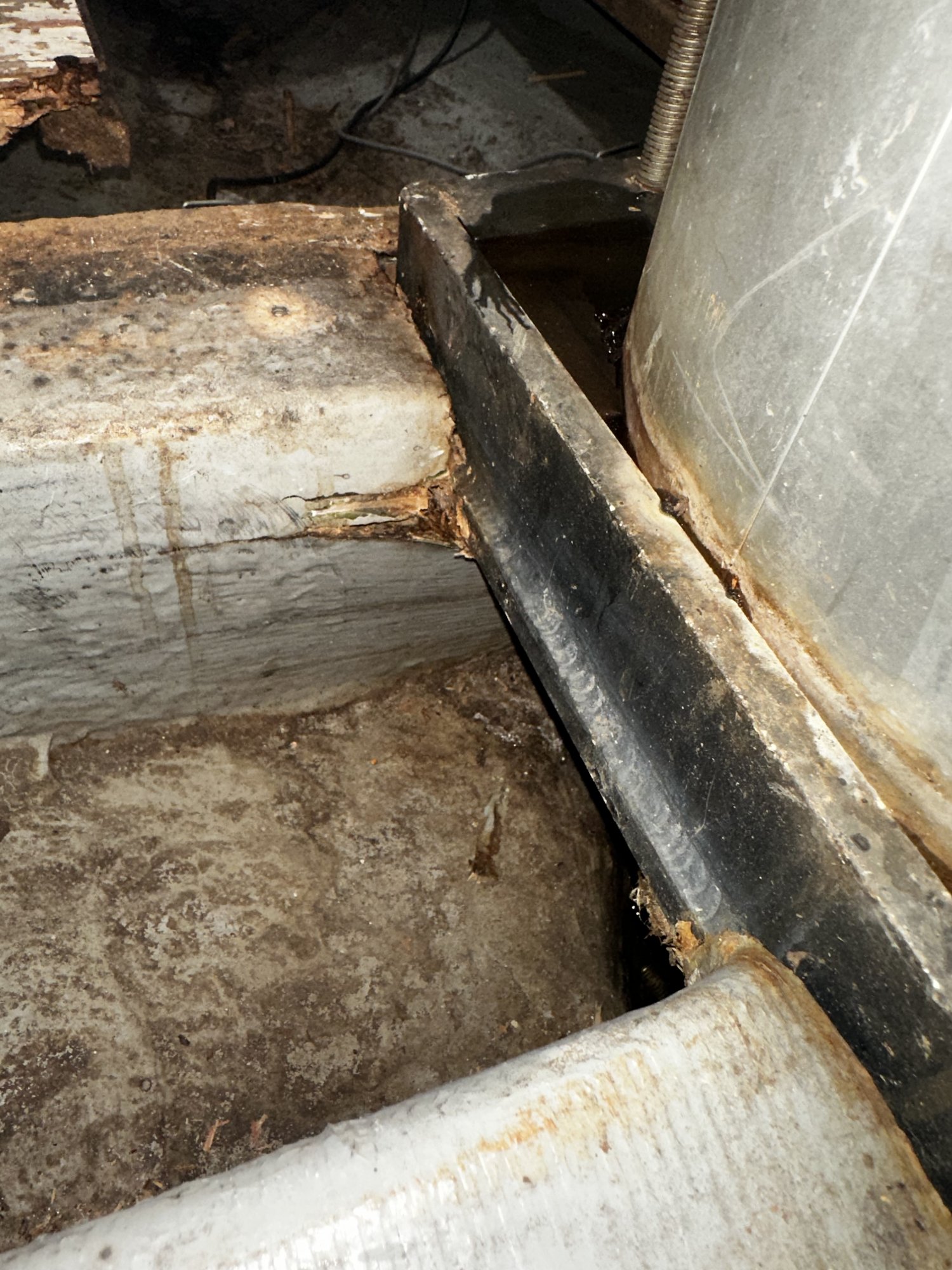 Cracked stringer on project boat | Sailboat Owners Forums