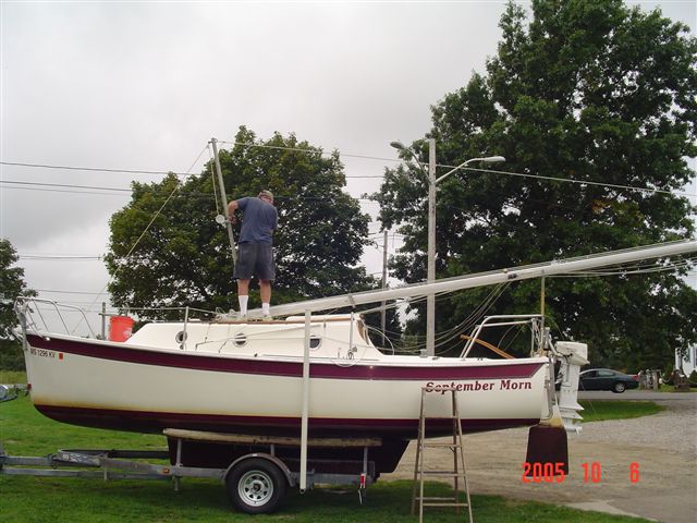 DSC00430 It's very important to have a mast crutch in the stern. You ...