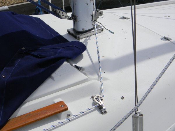 Main sail halyard base block and cheek block on the new main halyard ...