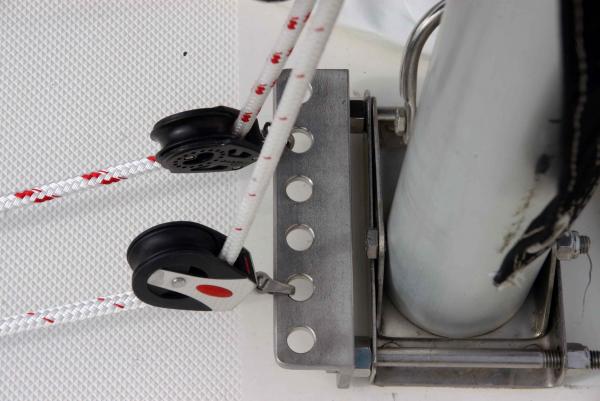 Mast base plate for lines aft; main halyard and reefing line | Sailboat ...
