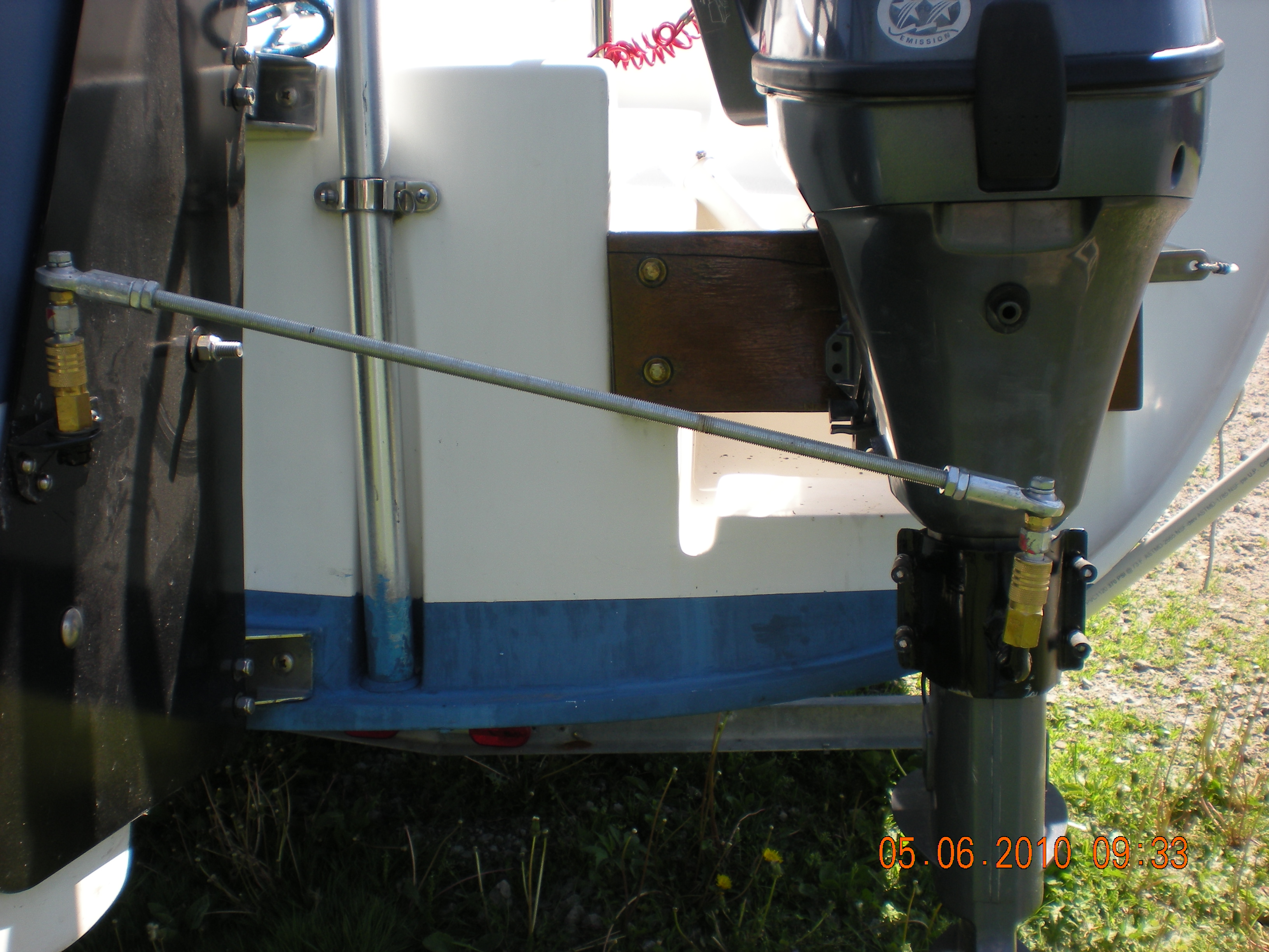 Best way to connect tiller and outboard on H240 | Sailboat Owners Forums